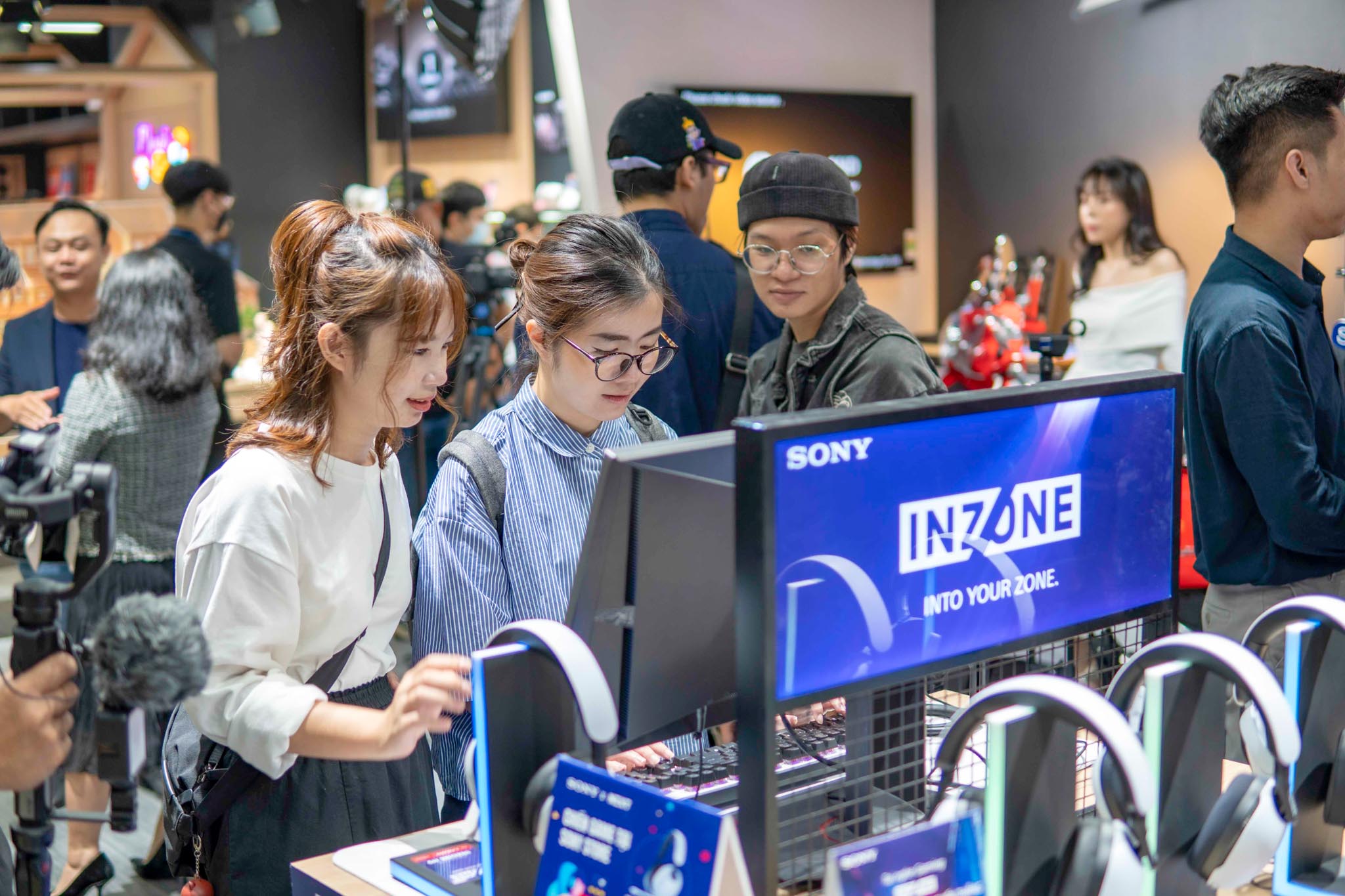 Khai trương Sony Store đầu tiên tại Việt Nam